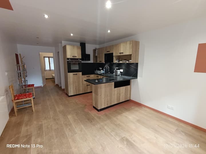 Gîte Pour 2-3 Personnes Au Pied Des Montagnes - Talloires-Montmin