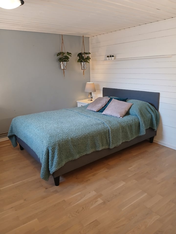 Lägenhet Med 2 Sovrum I Suterrängvilla, Uteplats - Göteborg