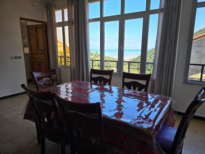 ÉTage De Villa Vue Mer. Entre Mer Et Montagne - Algerien