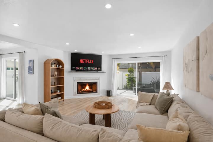 Outrigger Beach Retreat W/ Private Path & Firepit - Oxnard, CA