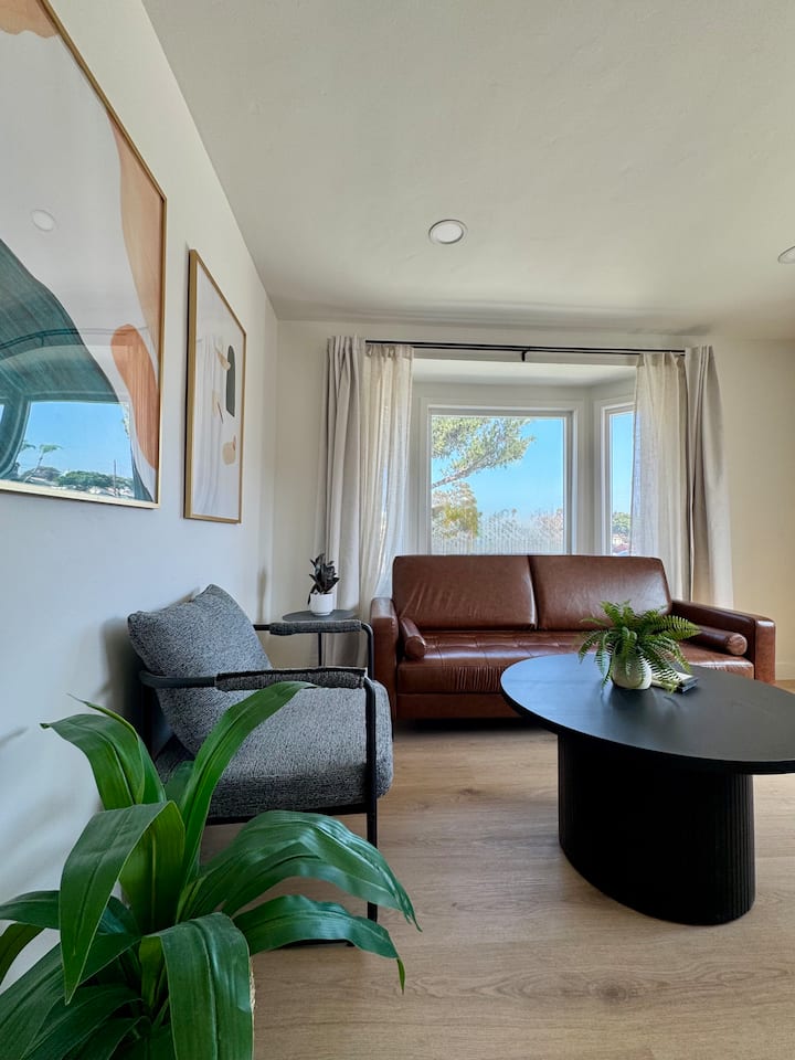 Coastal Comfort | Central 2br Near Lax & Sofi - Hermosa Beach, CA