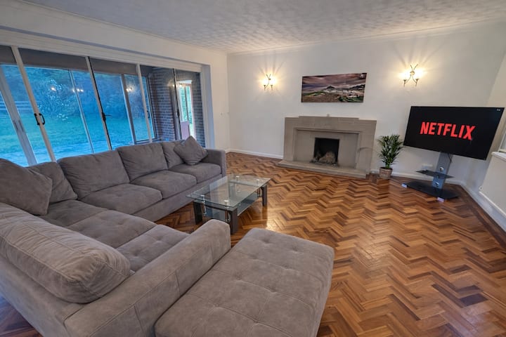 Charming 7-bed House | Free Parking | Huge Garden - Reading