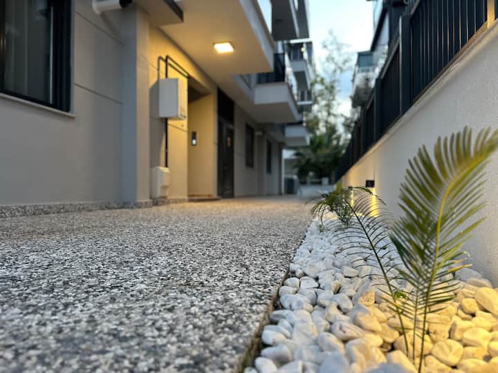 Lara Modern | Flat 5b Terrace - Lara Beach