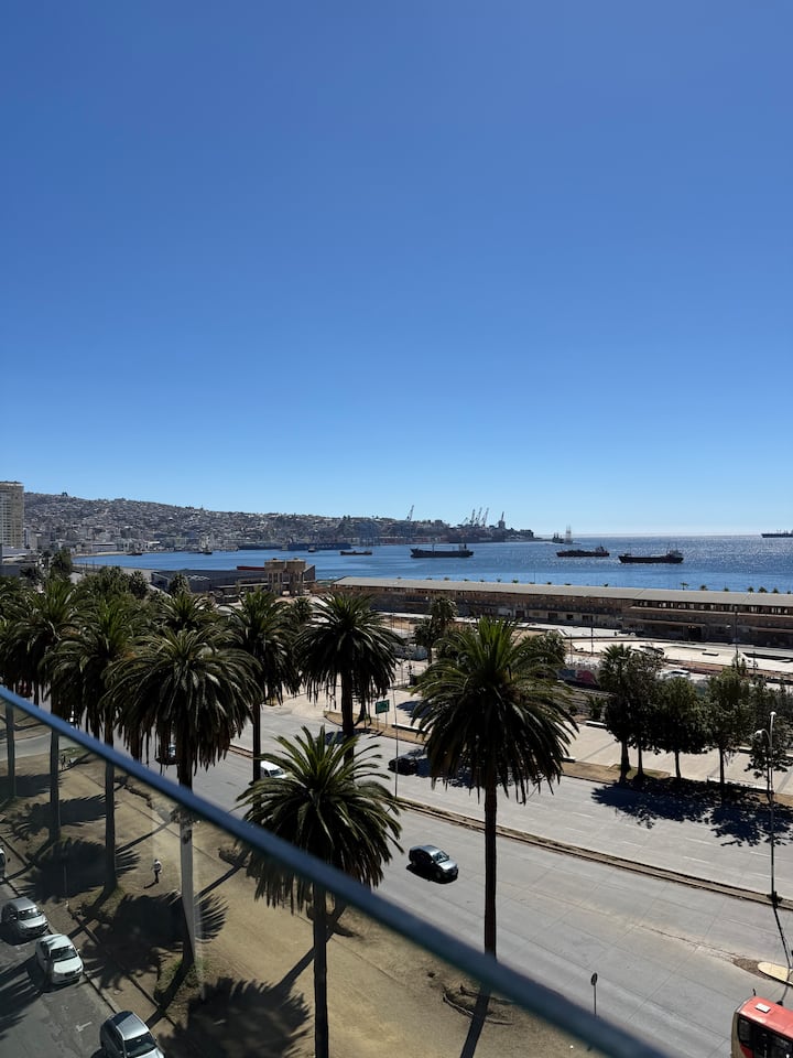 Modern Apt With Parking & Rooftop | Barón - Valparaíso, Chile