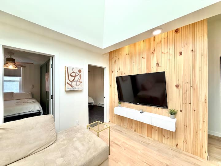 Folklore Haüs - Thunder Bay