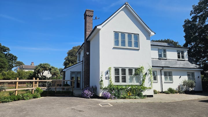 Spacious And Quiet Detached House By The Sea. - Emsworth