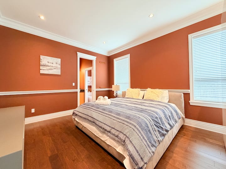 Richmond Executive Studio - Ladner