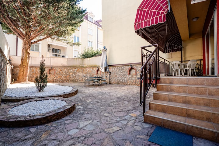 Darki Garden-two Bedrooms, Garden, Free Parking - Lake Ohrid