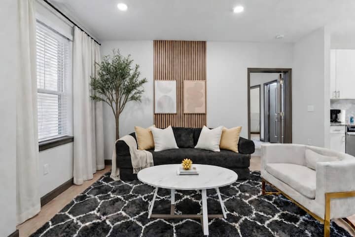 Park Vista | Spacious 2br With Pool, Gym & Balcony - Roanoke, TX