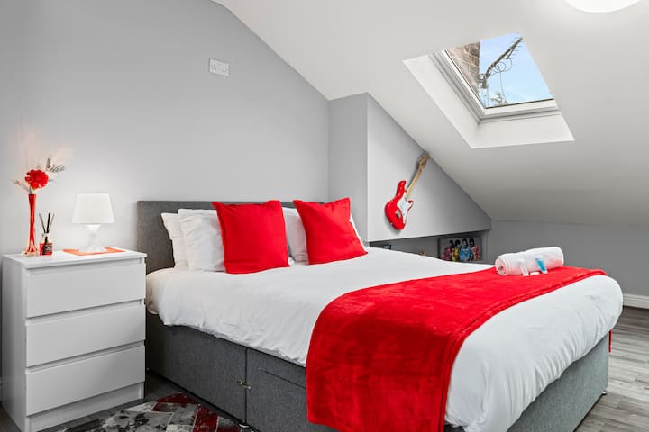 6 Bedrooms|sleeps10|contractors|free Parking|wi-fi - Liverpool, UK