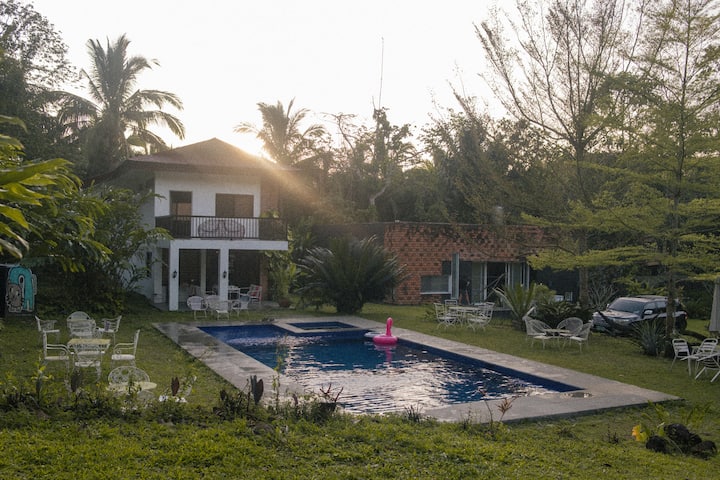 Art, Nature & Pickleball Retreat | Private Stay. - Candelaria