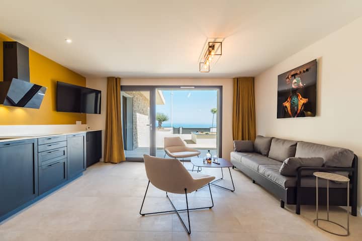 The Black : Très Bel Appartement En Bord De Mer - Binic