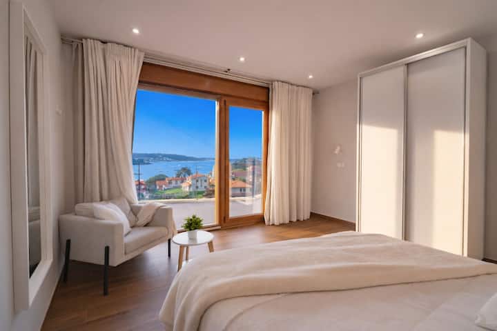 Apartamento Con Vistas Panorámicas Al Mar En Aldán - Spain