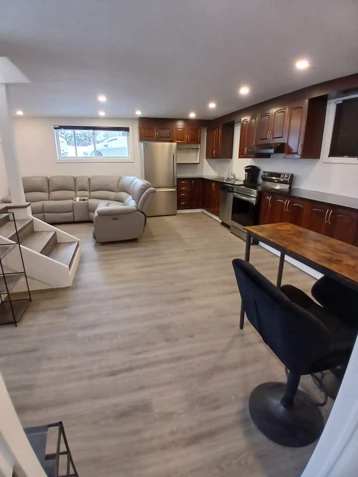 Modern 1br Suite | Workspace | Near Ottawa - Gatineau
