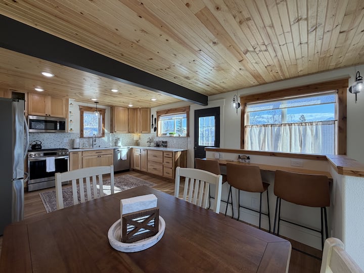 North To Alaska Guesthouse In Downtown Palmer - Palmer, AK