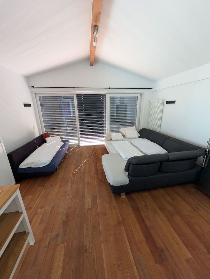 Helle Dachwohnung Mit Balkon - Lahntal