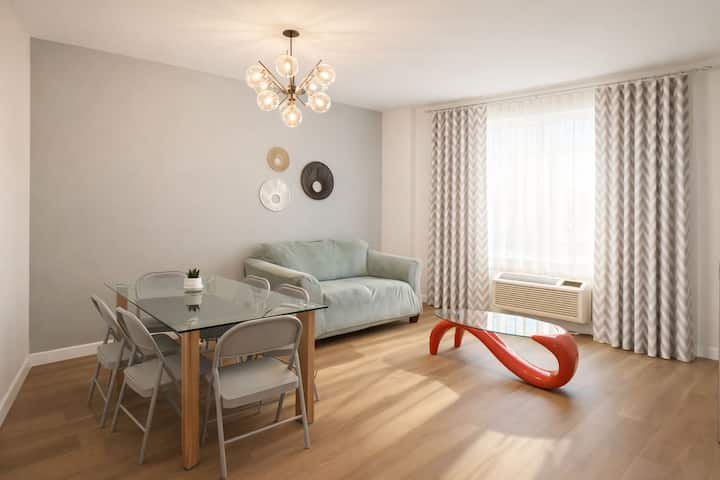 Cozy Coastal 1-bedroom Retreat In Miami - South Beach, FL