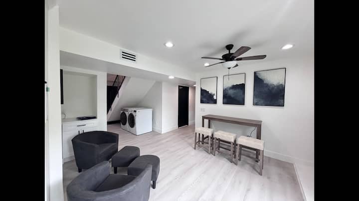 Stylish Riverside Home — Minutes To Ucr - Riverside, CA