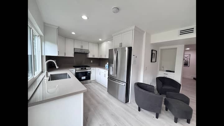 Stylish Riverside Home — Minutes To Ucr - Riverside, CA