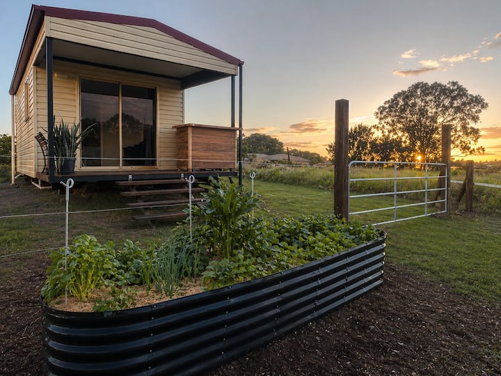 Cabin Set Amongst Open Space And Natural Beauty - Gympie
