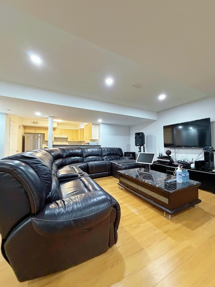 Spacious 2 Bedroom Basement With 2 Bathrooms - Markham