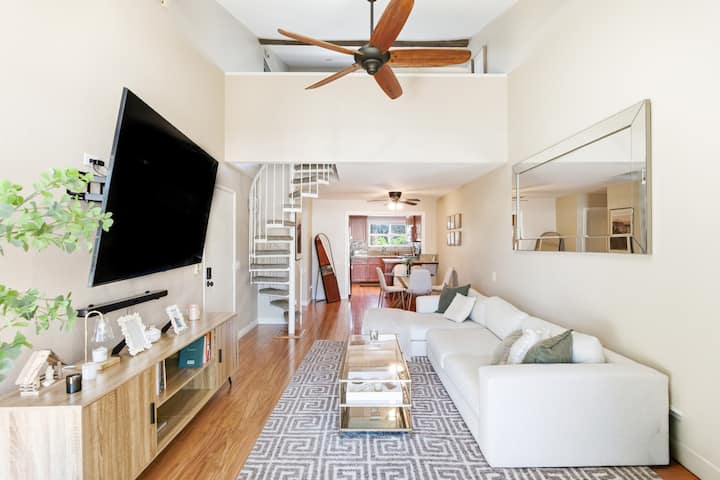 Beach + Harbor Living | Summer & World Cup Stay - Huntington Beach, CA