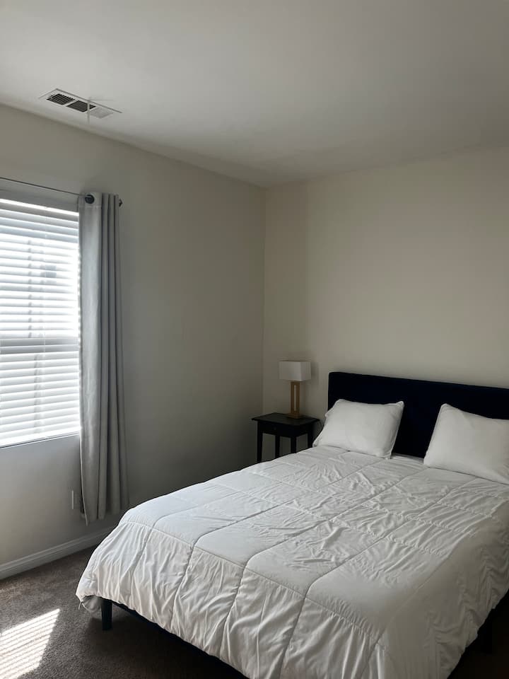Convenient & Comfortable Stay Near Airport - Rancho Cucamonga, CA