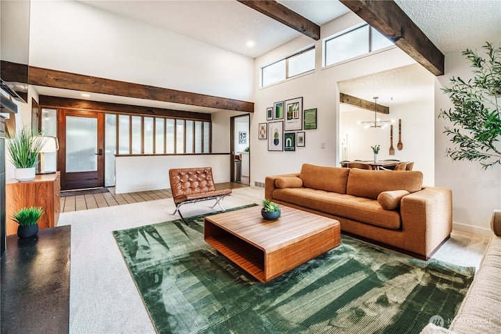 Fw7: Duo Villa- 4br - Tacoma, WA