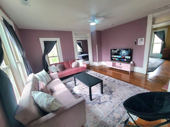 Belle On 4th / Unit C (3bd/1ba) - Rockford, IL
