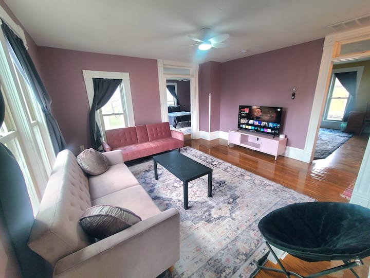 Belle On 4th / Unit C (3bd/1ba) - Rockford, IL