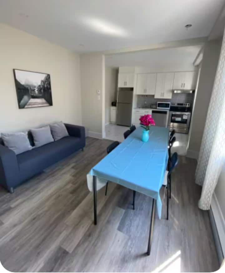 Warm Cozy Three Bedroom Apartment Decarie-402 - Laval