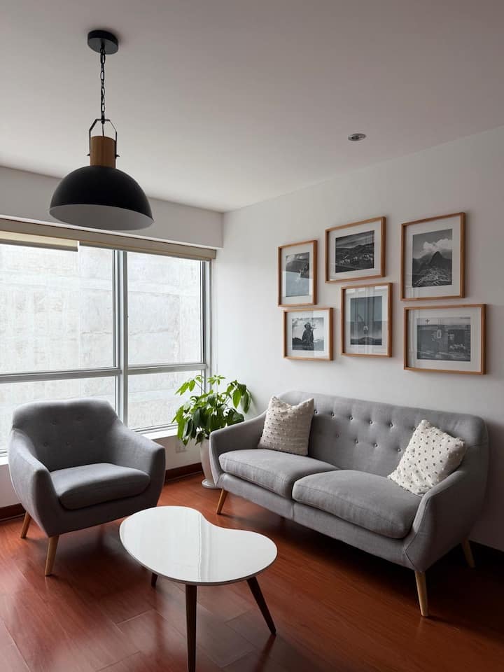 Moderno Y Luminoso Departamento Con Ubicación Top - Peru