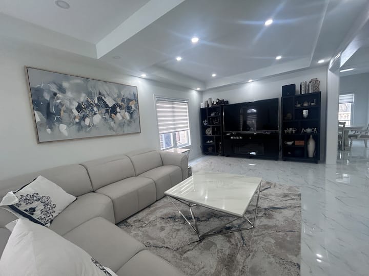 Luxury Entire Home 5br Villa Sleep 10 Smart Toilet - Markham
