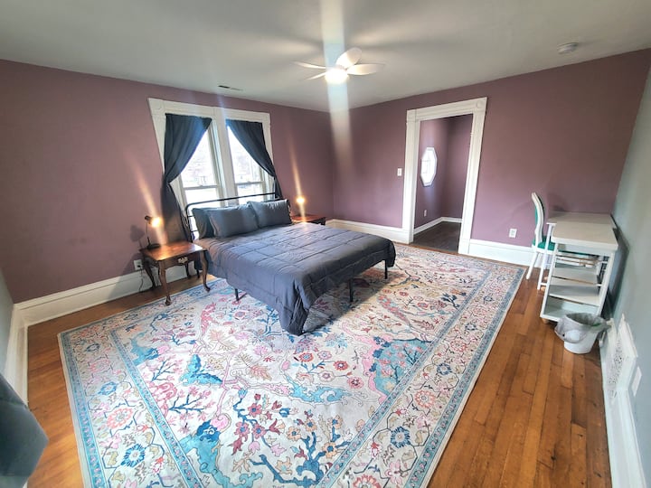 Belle On 4th / Unit C (Rm#1) - Rockford, IL