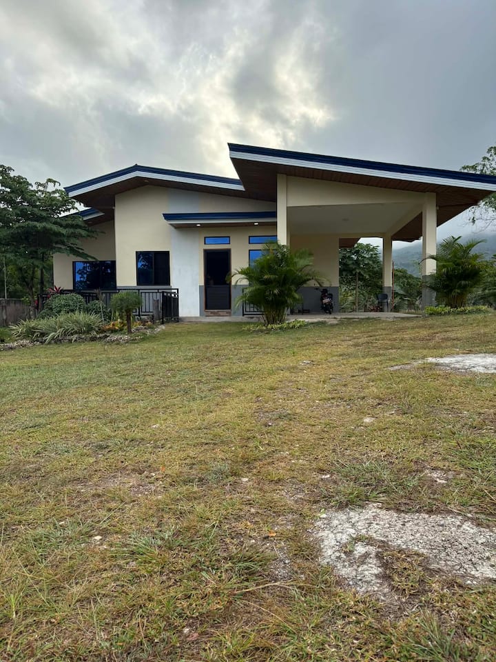 Go Q Hideaway - Badian