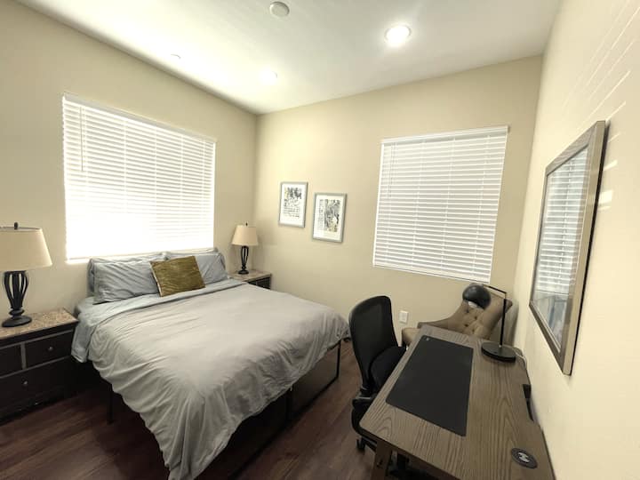 Festival Stay Near Nos - 2 Br Adu With Views - San Bernardino, CA