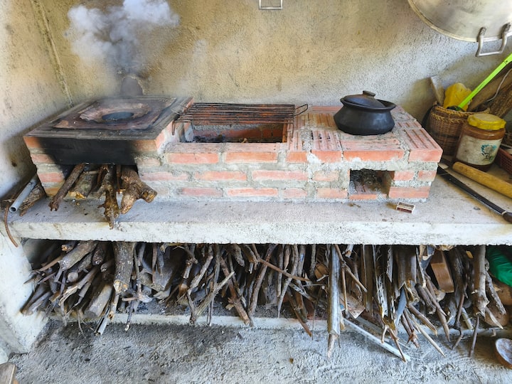 Matteo Transient House W/ Ac + Wifi +Tv + Parking - Dingalan