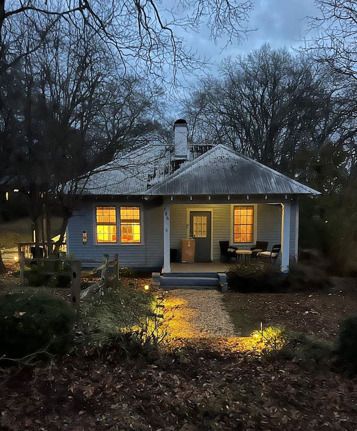 A Town Cottage - Athens, GA