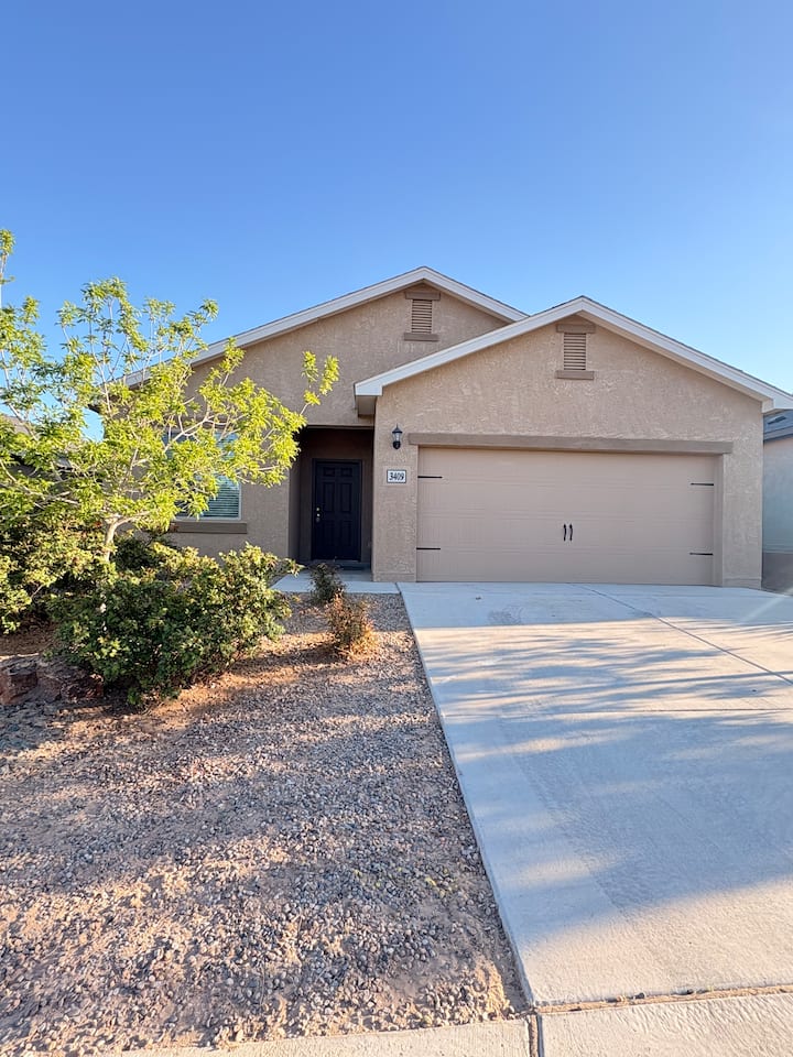 Checkout This Beautiful Modern And Classy Home ! - Corrales, NM