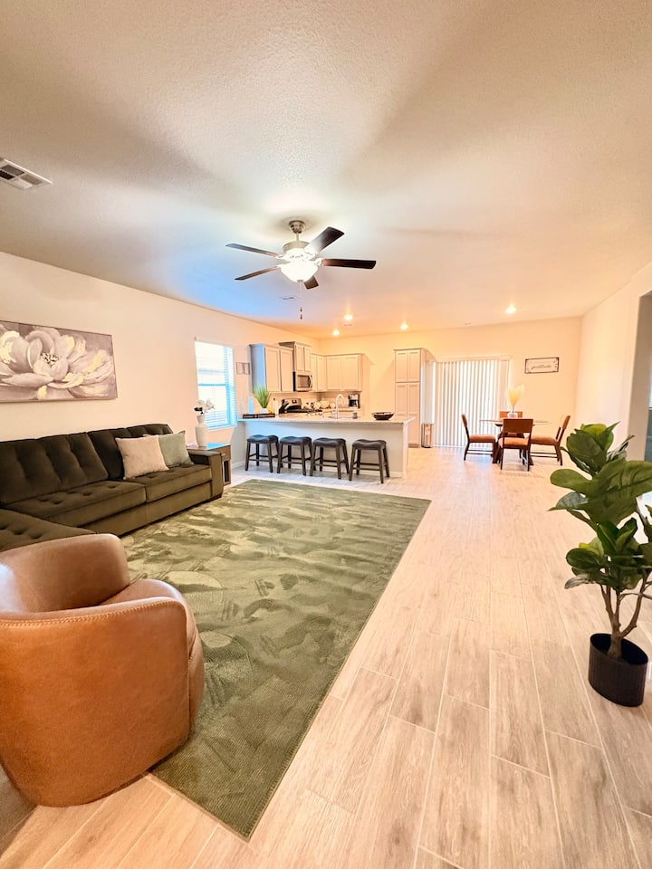 Checkout This Beautiful Modern And Classy Home ! - Rio Rancho, NM