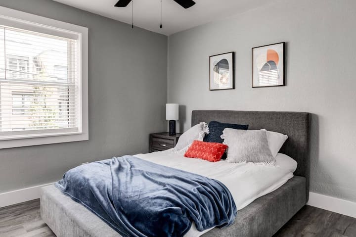 Walk To Club Plaza, Nelson-atkins, St Luke's Hosp - Kansas City, KS