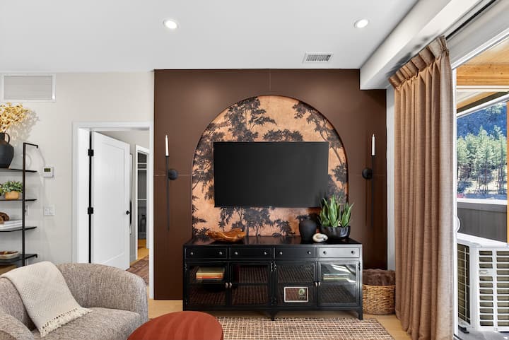 Zara | Novara Lake Retreat - Lake Country