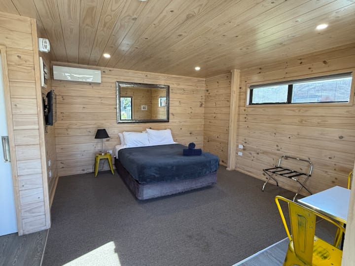 Lakes Edge Lodge - Private Double Ensuite - Lake Tekapo