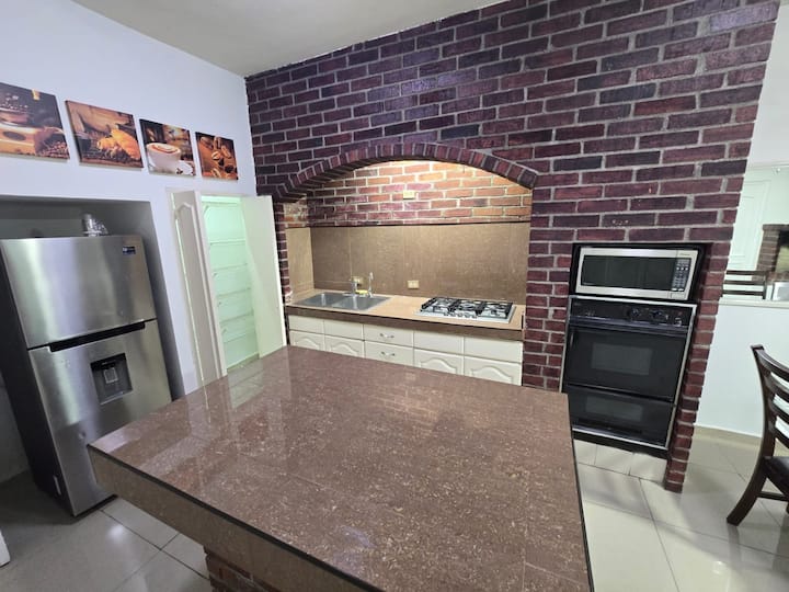 Depto. Amplio Cerca De Hospitales - Monterrey