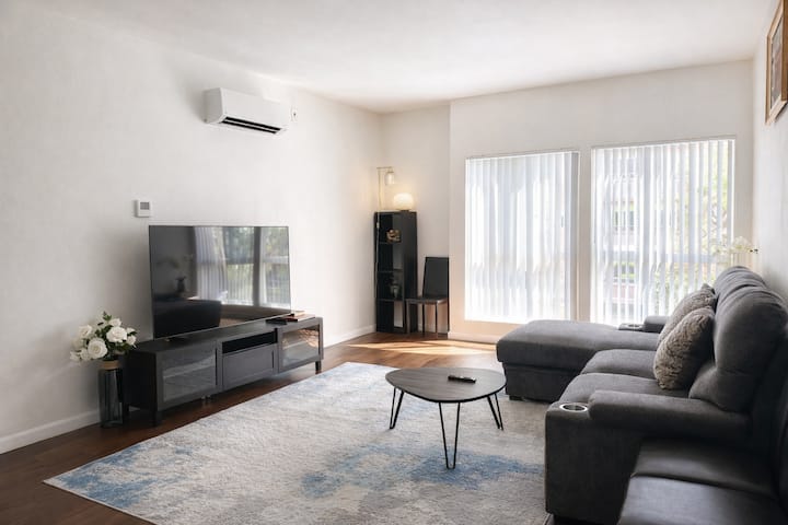Melrose Hotspot • 1br • Walkable + Great Amenities - Baldwin Hills - Los Angeles