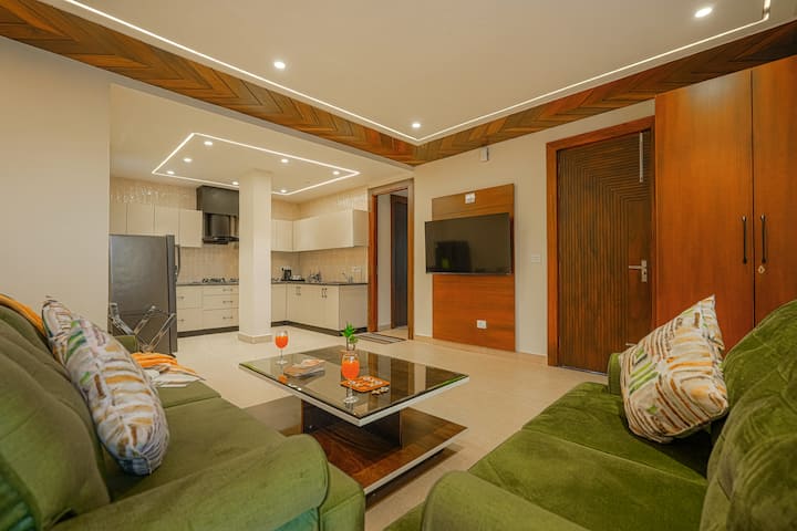 Velmora 1bhk On Mall Road : Parking+wifi+2-beds - Mussoorie