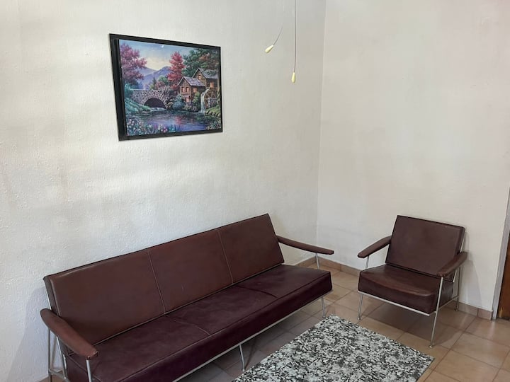 Depto. Privado, Bien Ubicado Para Dos Personas. - Monterrey