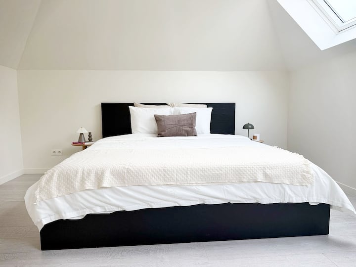Central Ghent | Private Room W/ Wifi & Shared Lr - Gand
