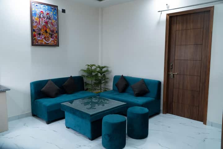 Guarang Kutir 6bhk Full Hosue For Homestay - Vrindavan