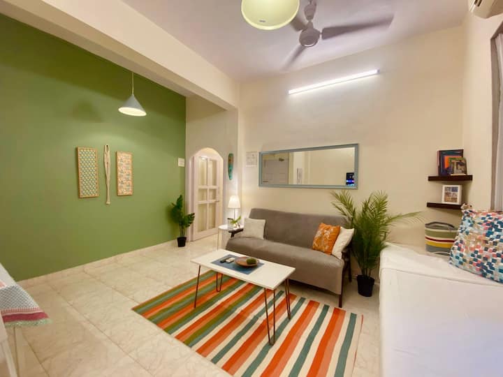 Spacious 1 Bed 2 Bath Bandra* Balcony*wifi* - Mumbai